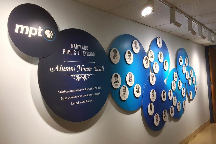 Employee & Achievement Recognition Displays | Adler Display